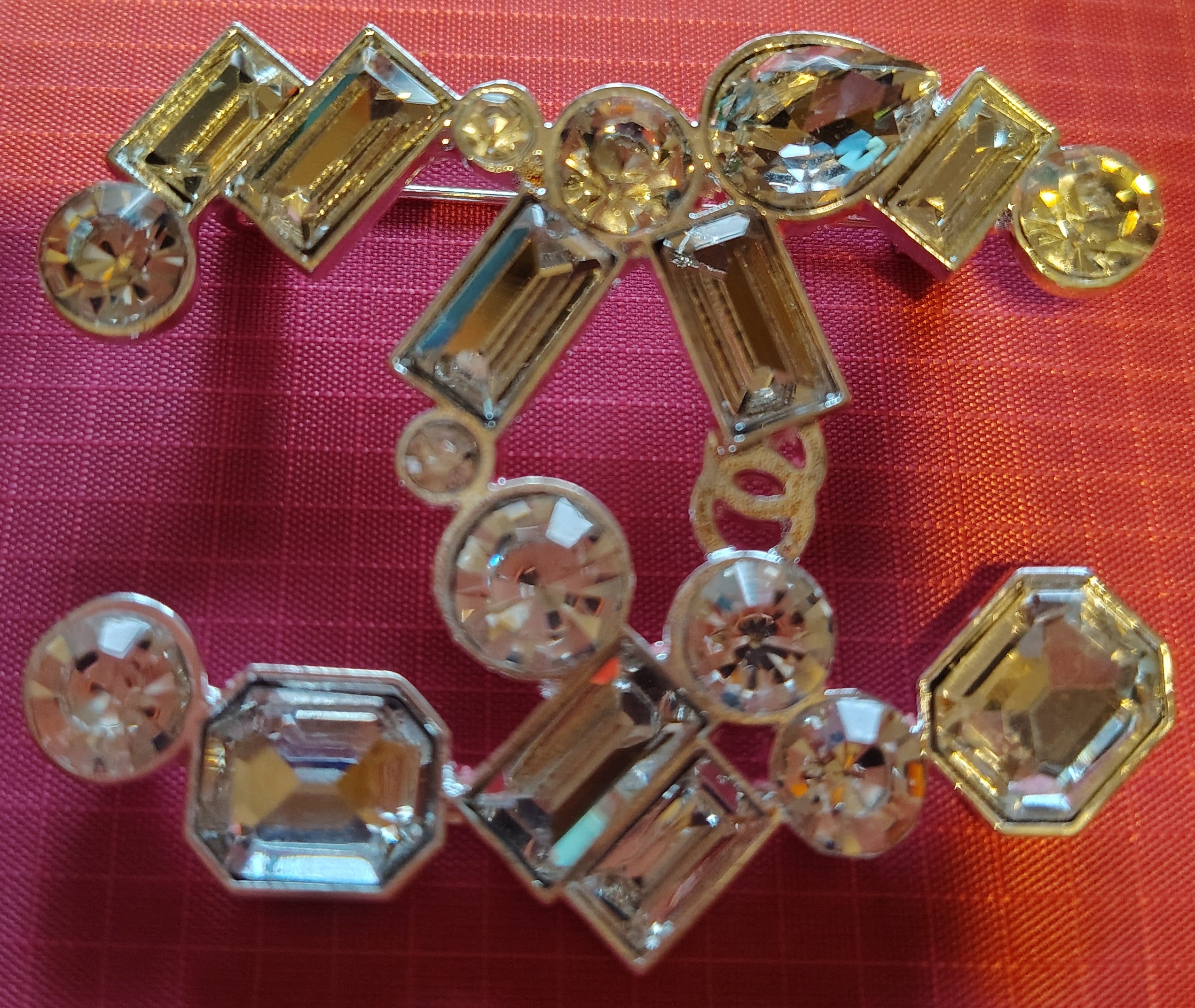 Designer Pins- (Choose your style) – TRENEES LUXURY HAIR BOUTIQUE